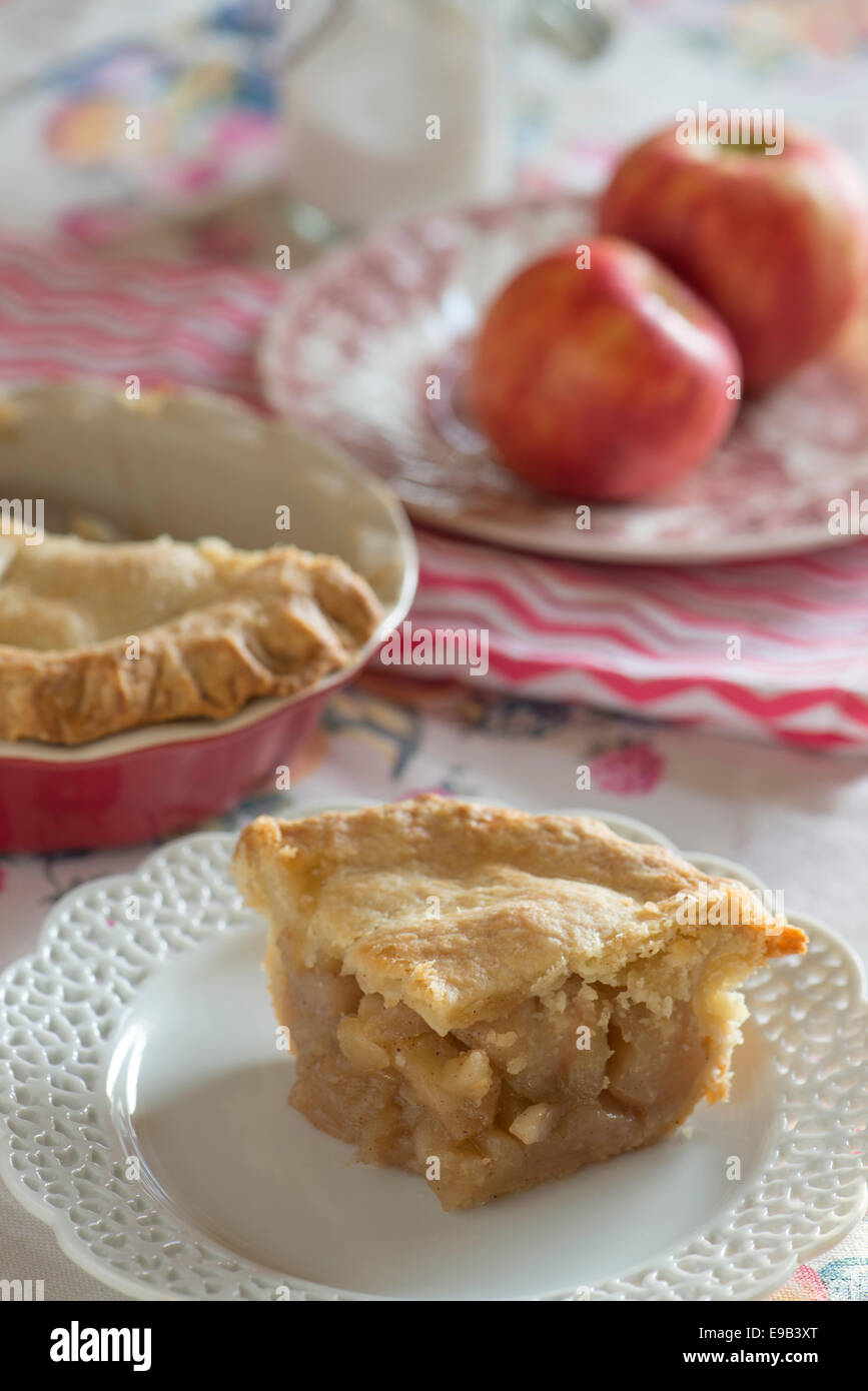 A slice of apple pie Stock Photo - Alamy