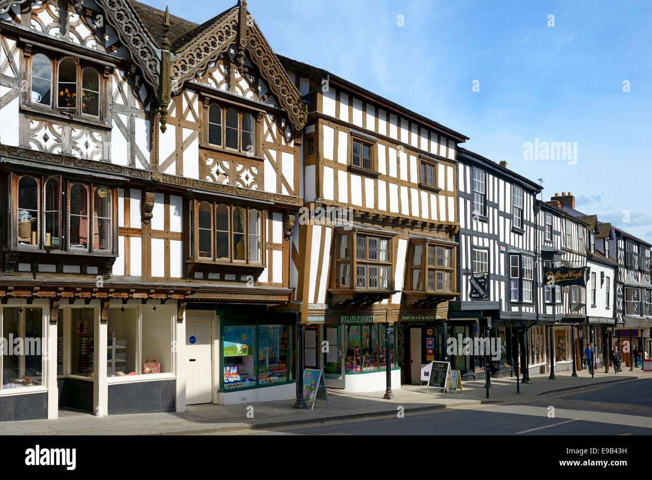 Medieval buildings england hi-res stock photography and images - Alamy