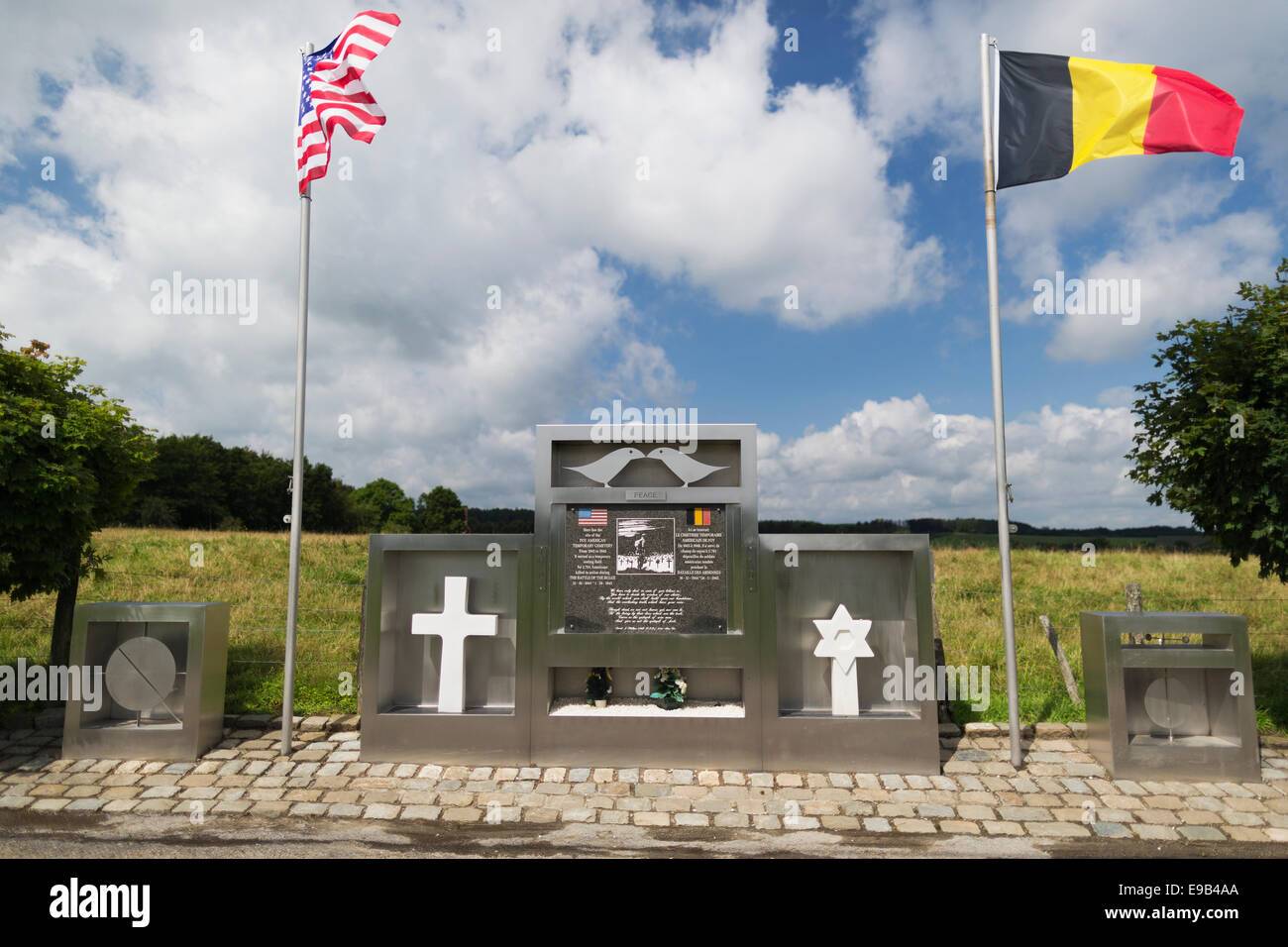Overview of the monument at the temporary American cemetery in Foy ...