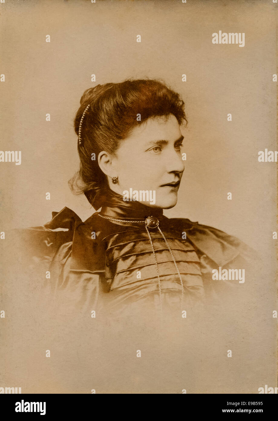 1890s 1900s family photo portrait hi-res stock photography and images ...