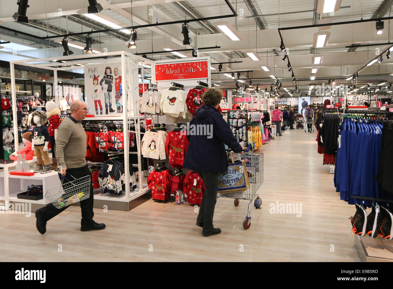TESCO SUPERMARKET IN BAR HILL CAMBRIDGE Stock Photo - Alamy