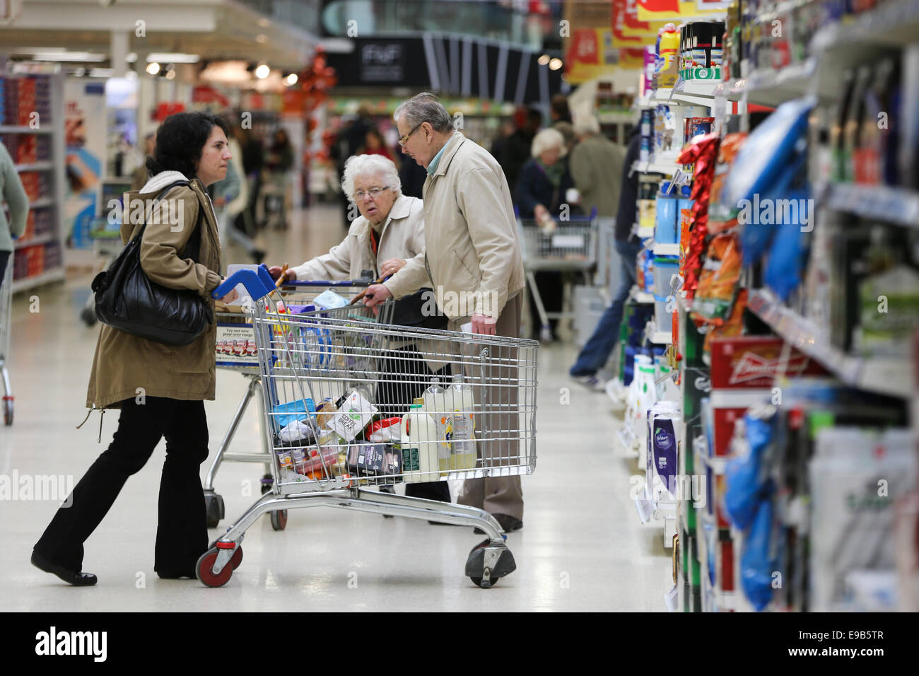 TESCO SUPERMARKET IN BAR HILL CAMBRIDGE Stock Photo - Alamy