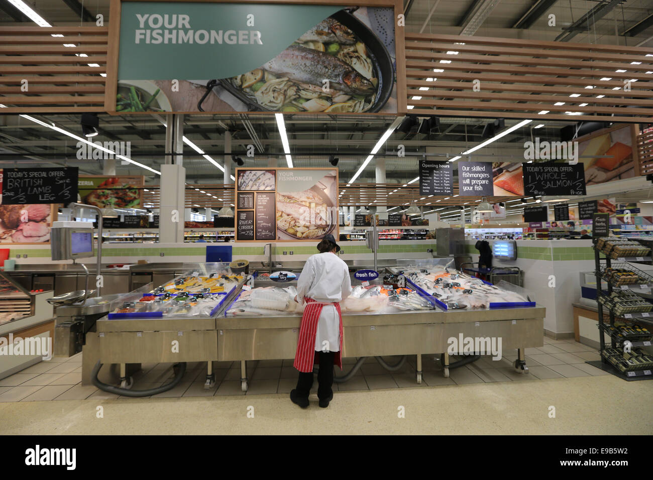 TESCO SUPERMARKET IN BAR HILL CAMBRIDGE Stock Photo - Alamy