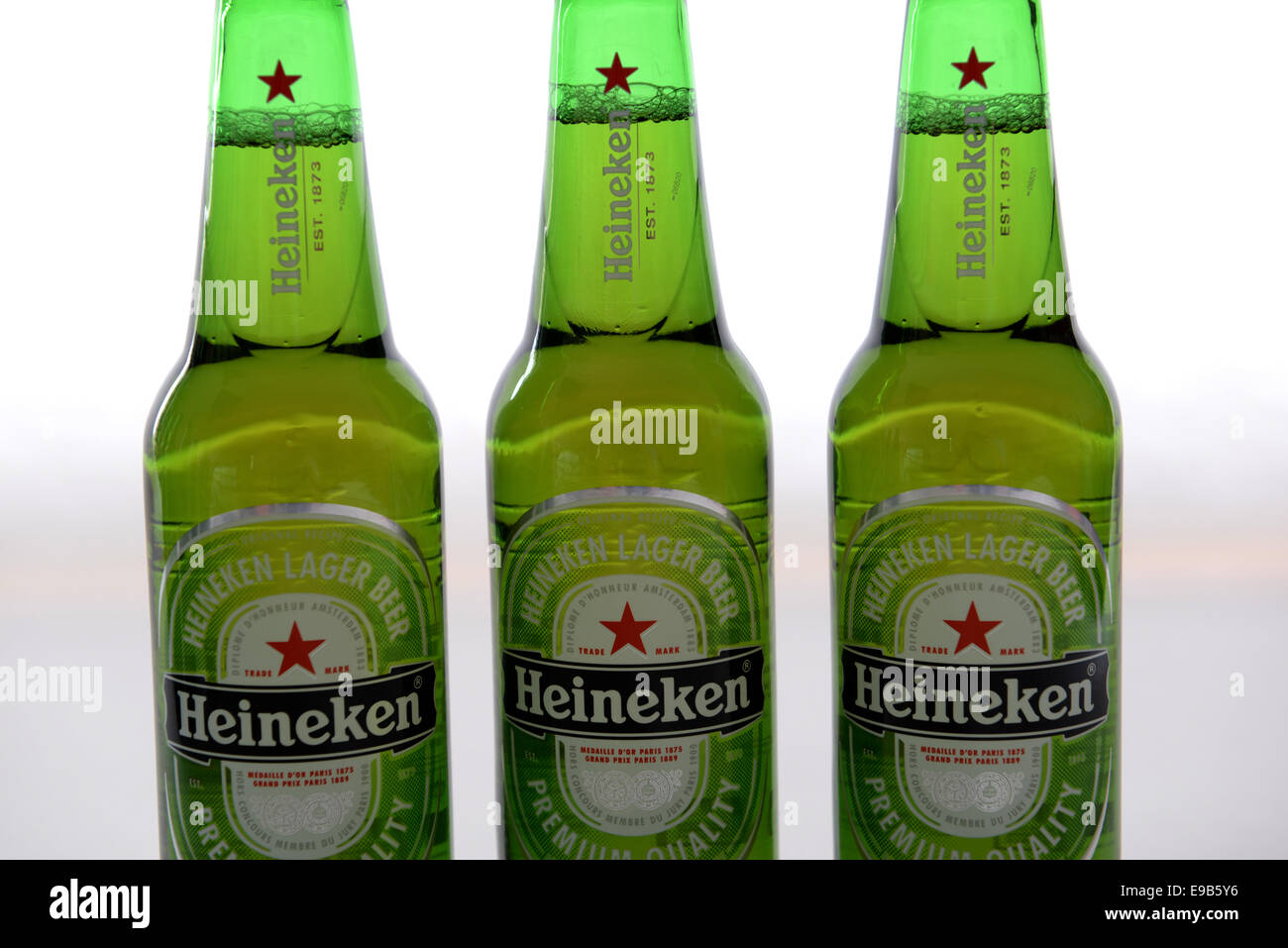 Heineken beer bottles hi-res stock photography and images - Alamy