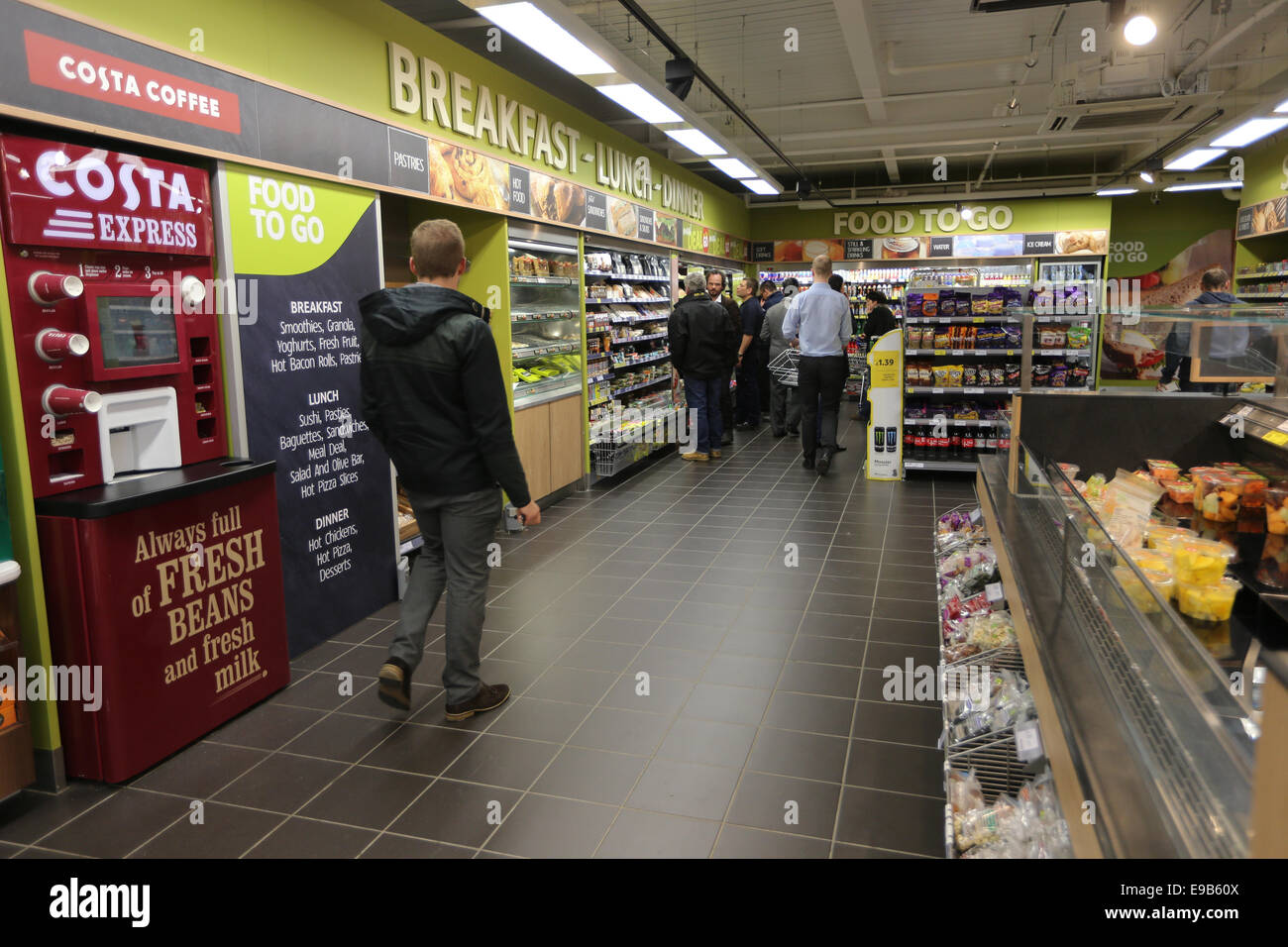 TESCO SUPERMARKET IN BAR HILL CAMBRIDGE Stock Photo - Alamy