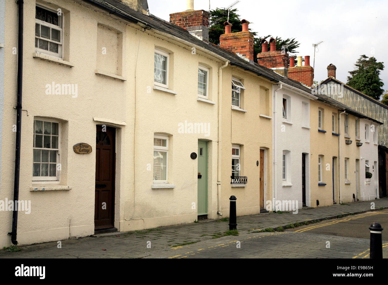 Two up two down cottages hi-res stock photography and images - Alamy