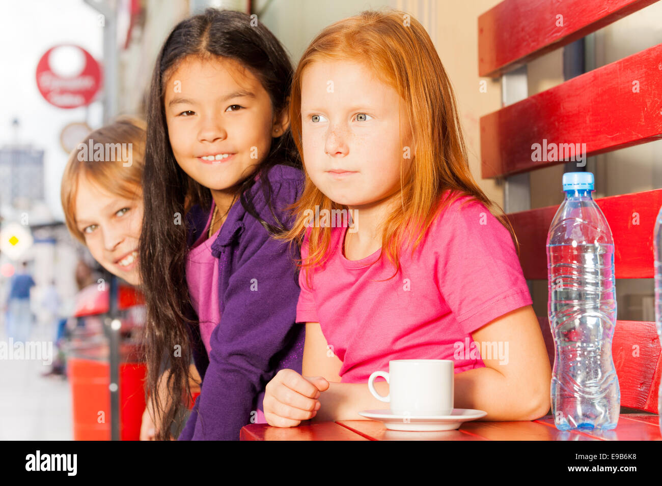 Restaurant outside eating table kids hi-res stock photography and ...