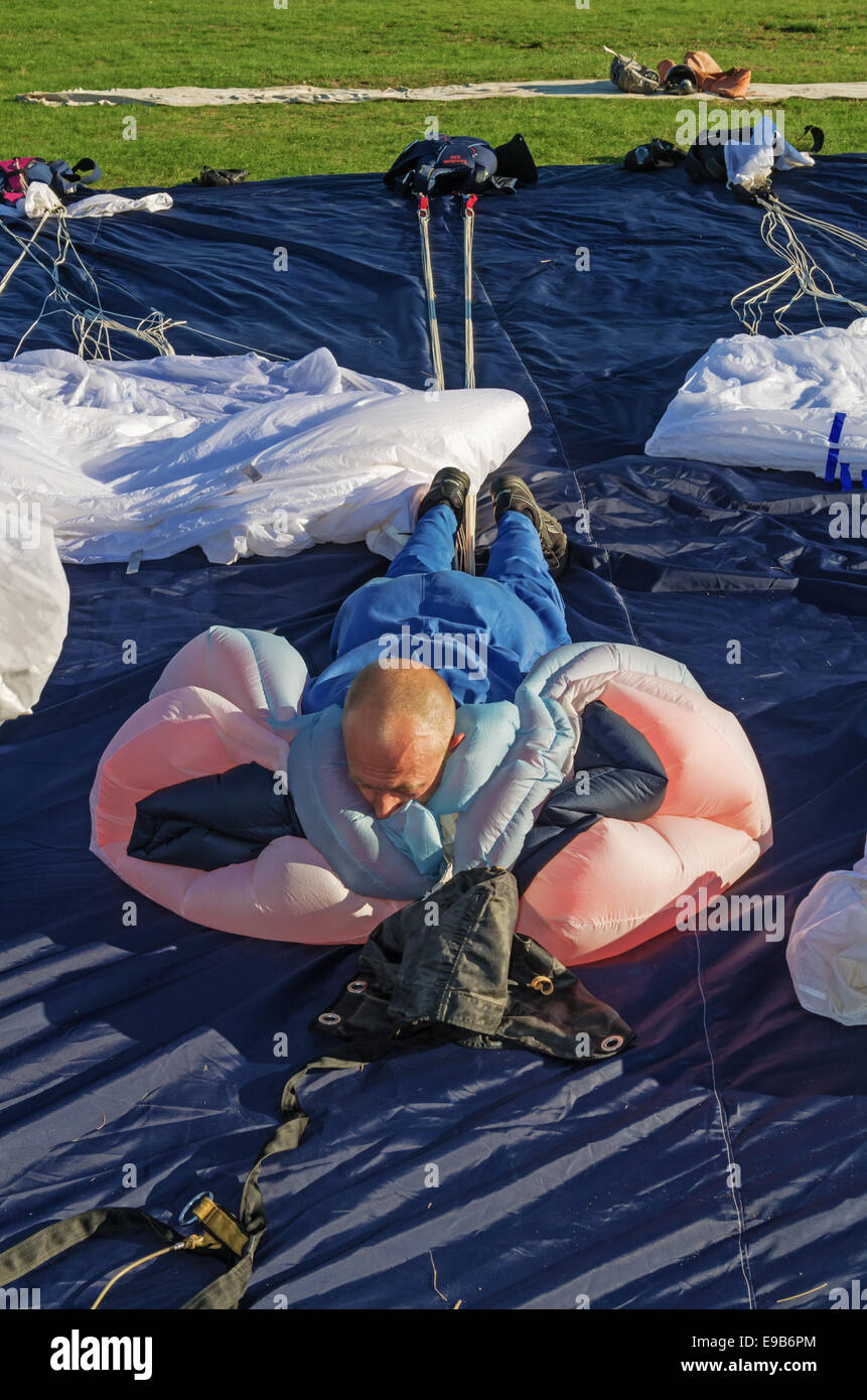 Parachutists - 2014. Completion of day - packaging of parachutes Stock ...