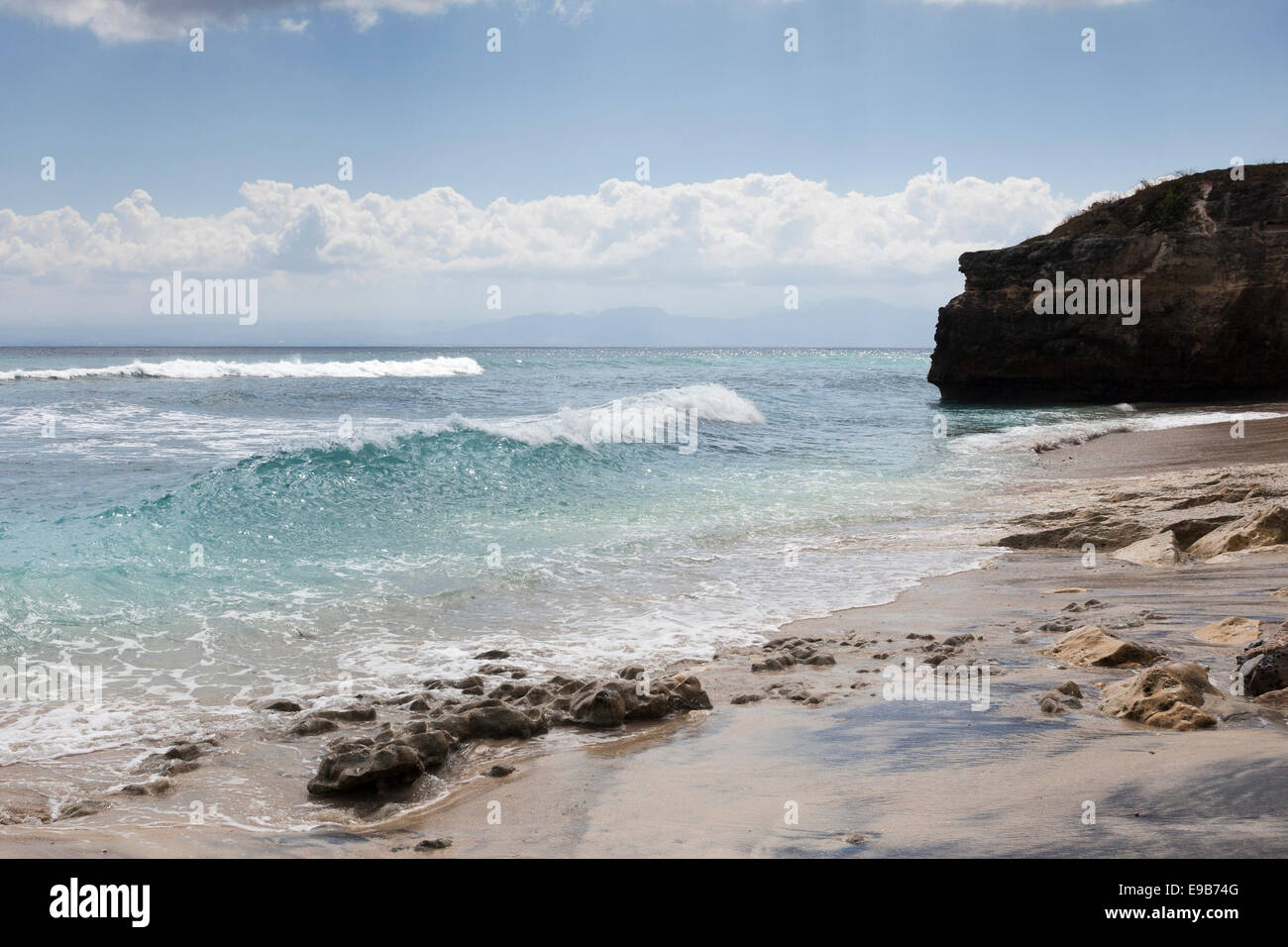 Empty beach and ocean waves, "Mushroom Bay", [Nusa Lembongan], Bali ...