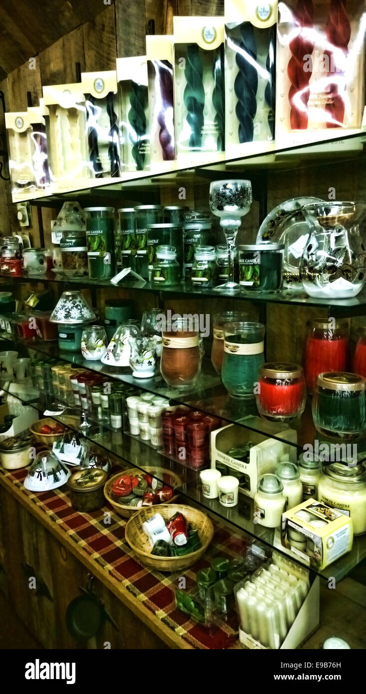Shop display of candles hi-res stock photography and images - Alamy