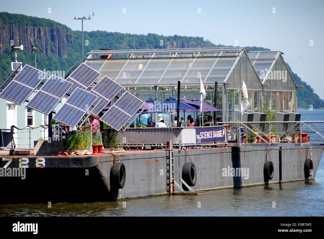 Solar barge hi-res stock photography and images - Alamy