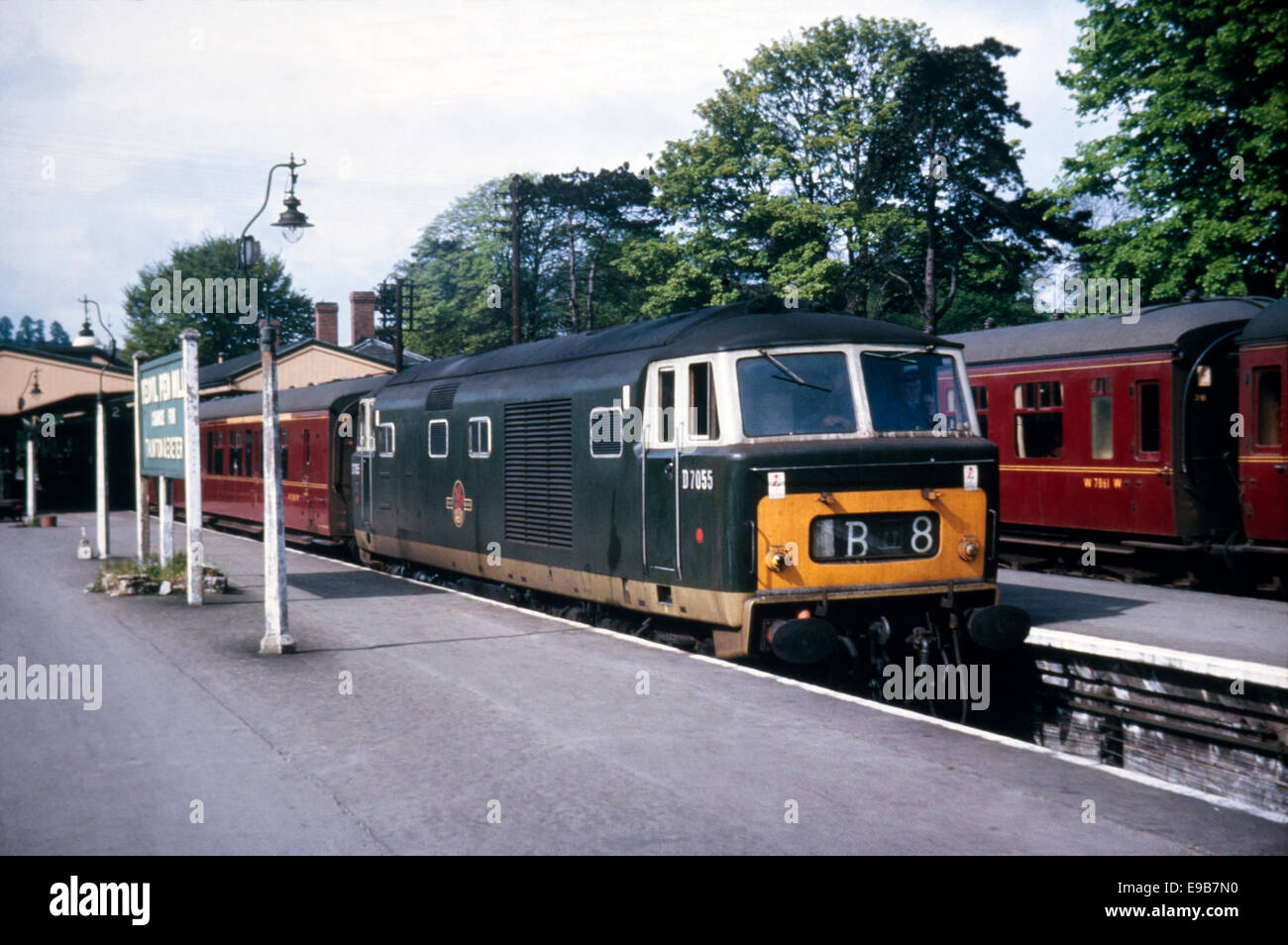 original british rail hymek diesel locomotive number d7055 at yeovil ...