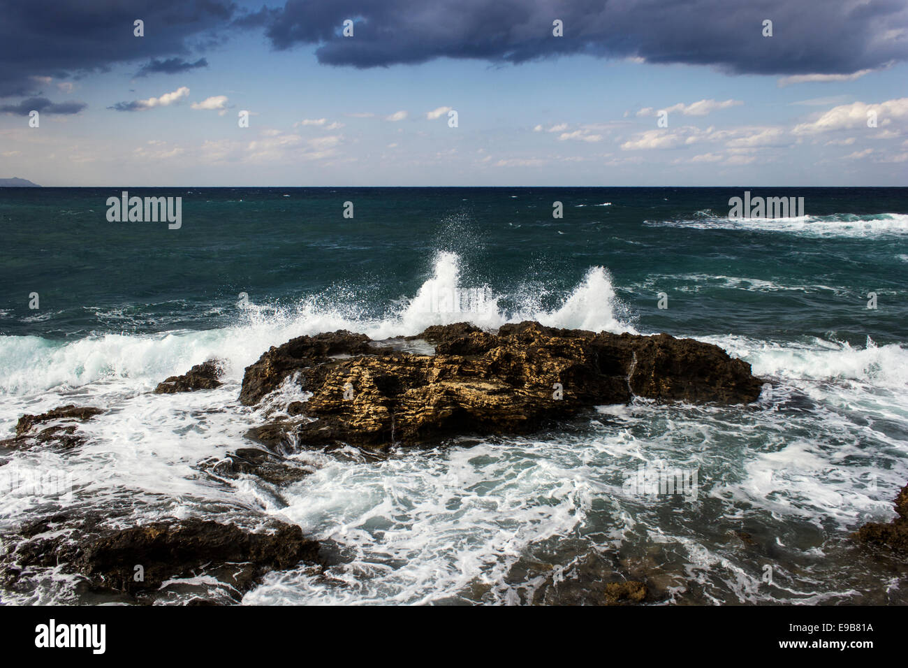 Kriti rock hi-res stock photography and images - Alamy