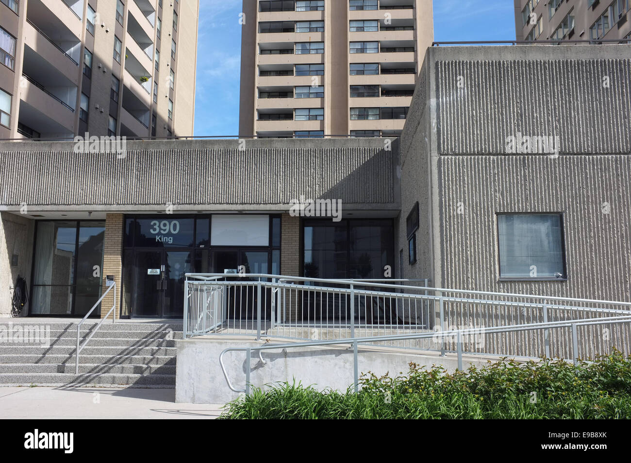 Wheelchair ramp london hi-res stock photography and images - Alamy