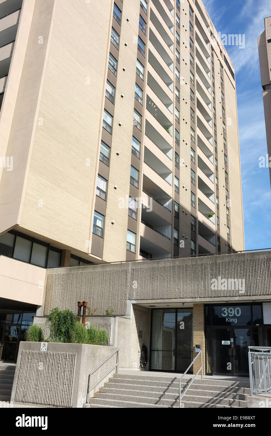 Concrete tower blocks concrete hi-res stock photography and images - Alamy