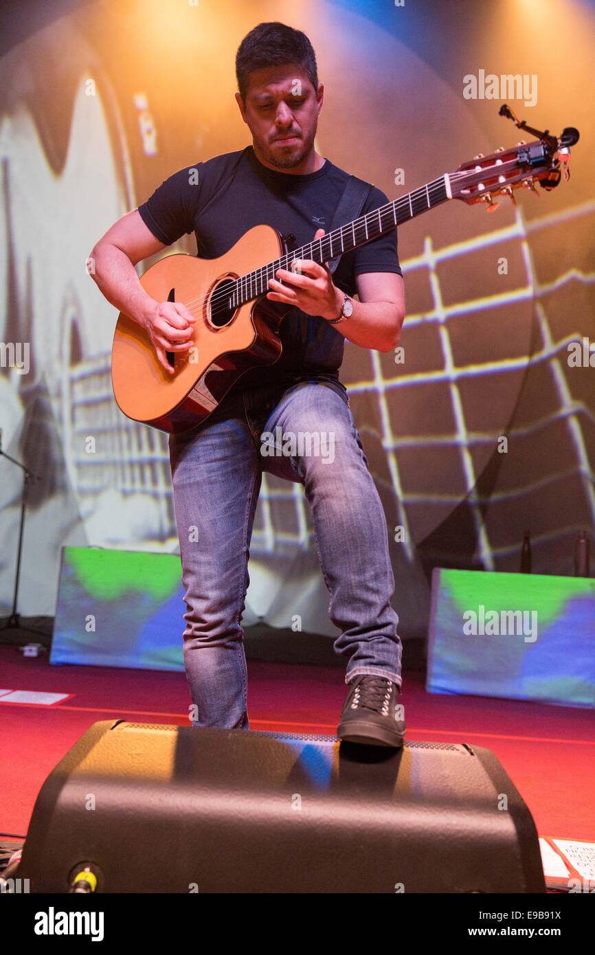 Rodrigo gabriela band hi-res stock photography and images - Alamy