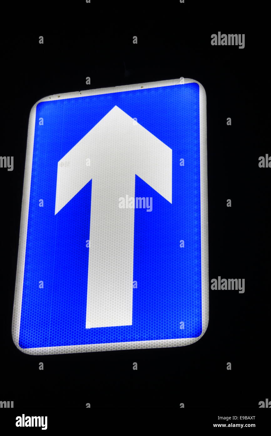 One way sign hi-res stock photography and images - Alamy