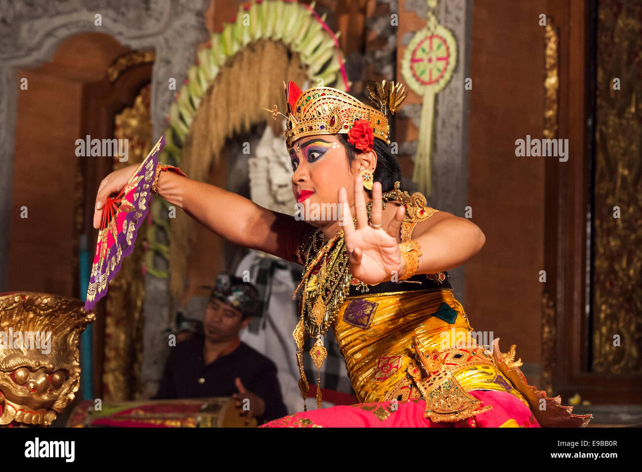 Kebyar hi-res stock photography and images - Alamy