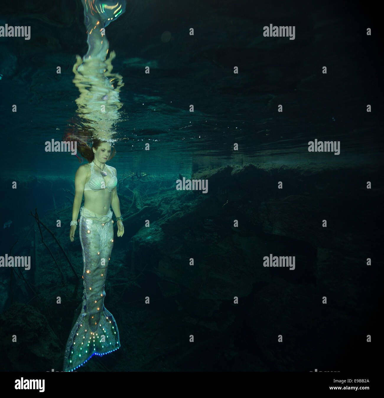 Cenote hi-res stock photography and images - Alamy