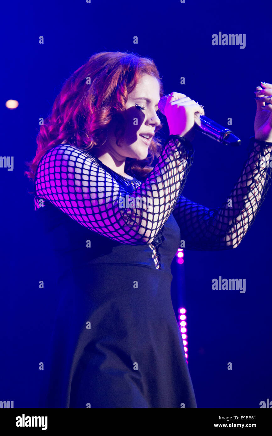 Katy B - Live performance - Roundhouse - London Stock Photo - Alamy