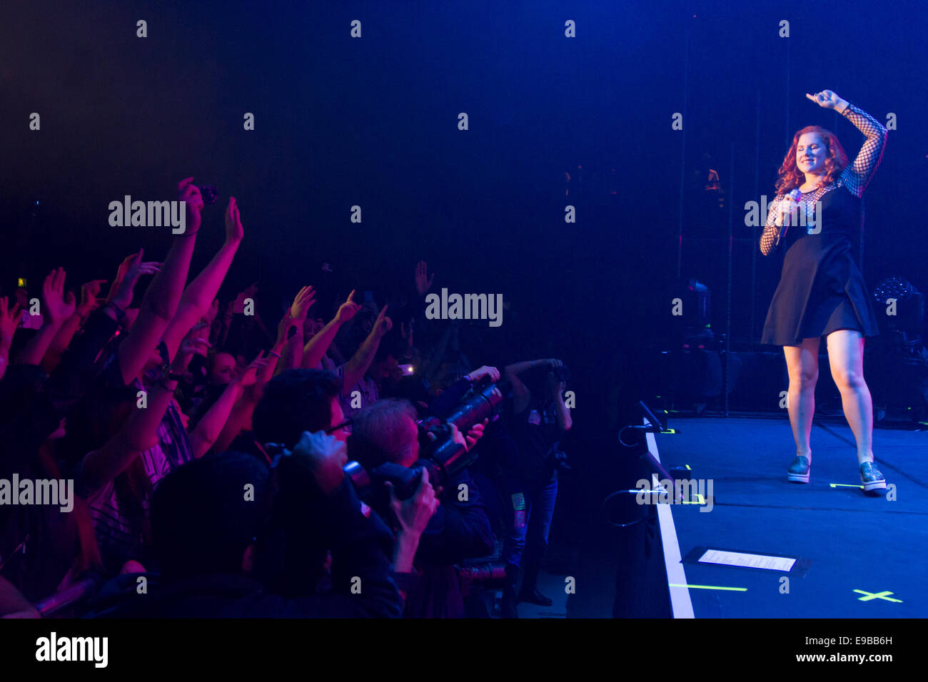 Katy B - Live performance - Roundhouse - London Stock Photo - Alamy