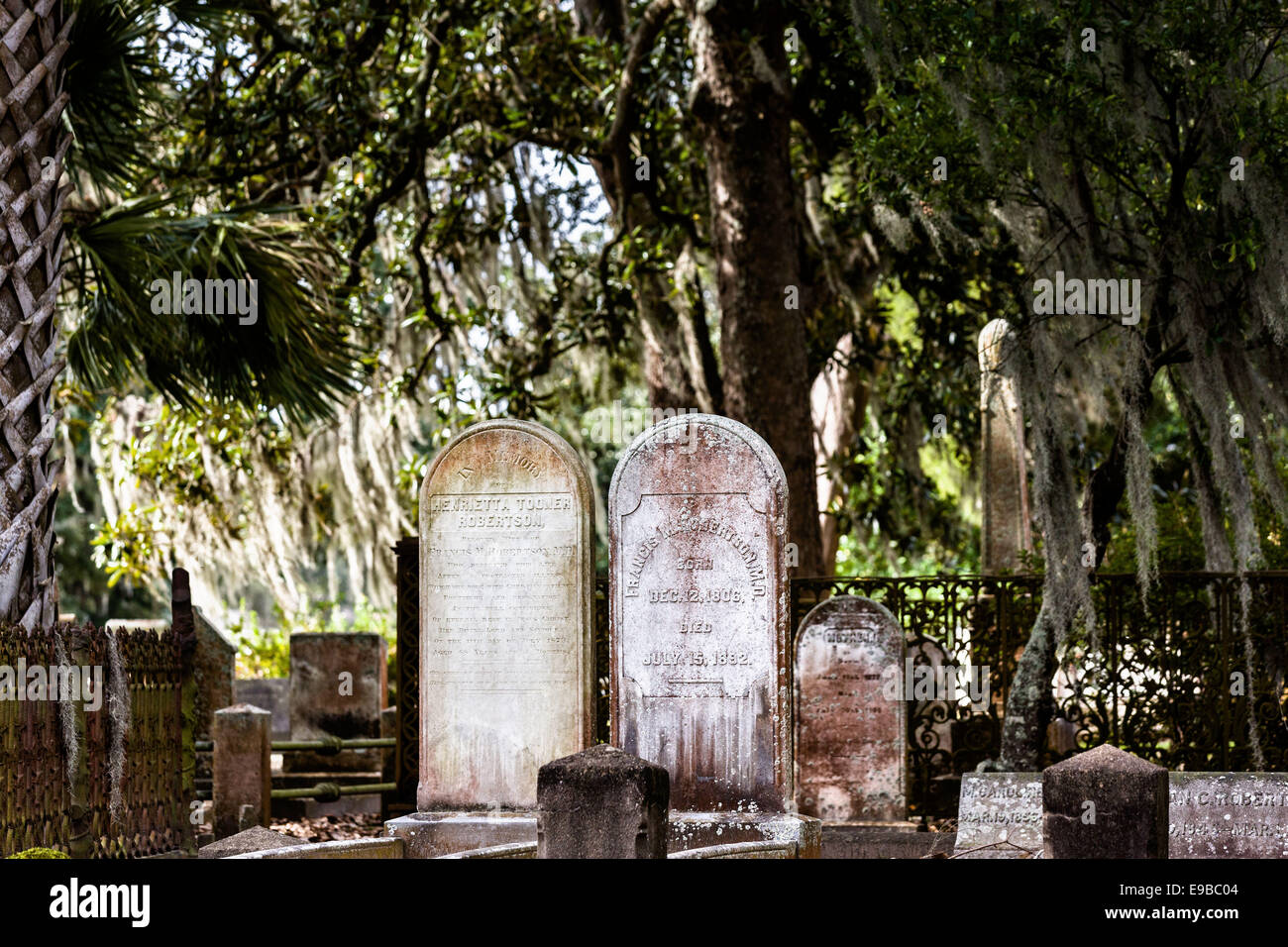 Magnolia cemetery hi-res stock photography and images - Alamy