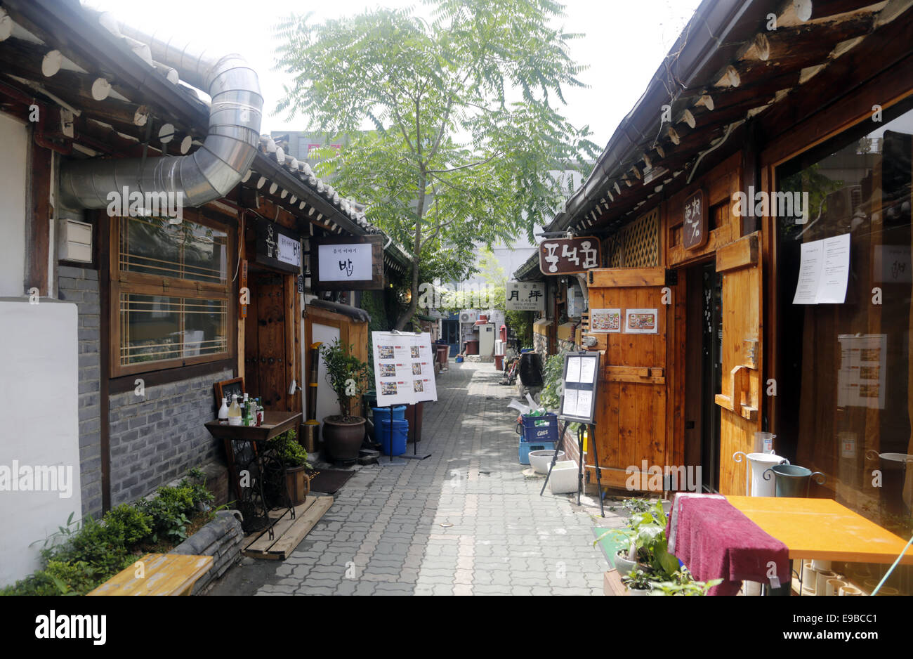Insadong in Seoul, South Korea Stock Photo - Alamy