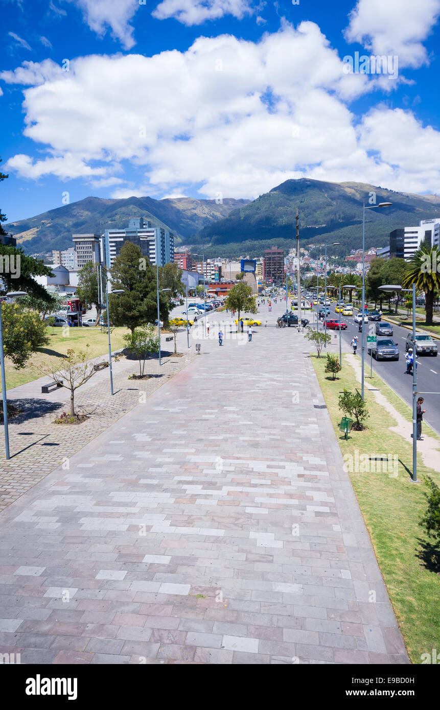 modern avenue in Quito Ecuador Stock Photo - Alamy