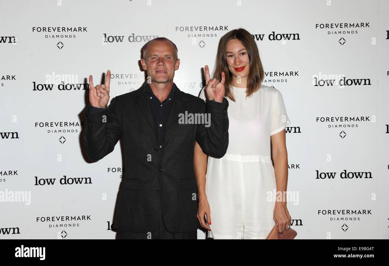 Sandha khin hi-res stock photography and images - Alamy