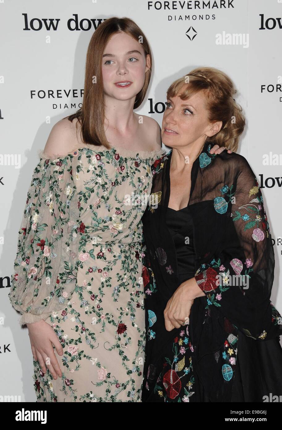 Elle fanning and amy jo albany High Resolution Stock Photography and ...