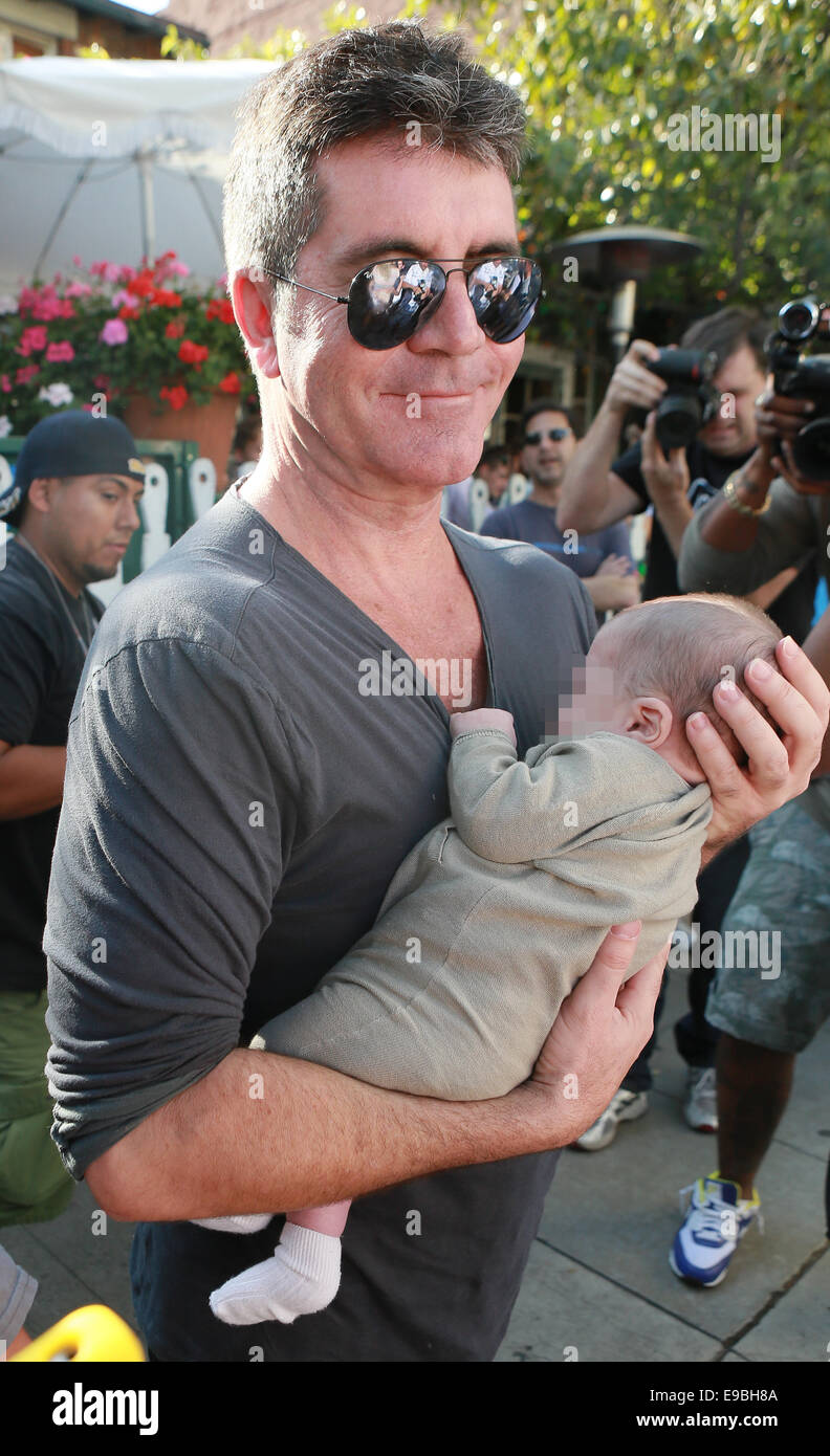 Simon Cowell and Lauren Silverman leave The Ivy with their baby son ...