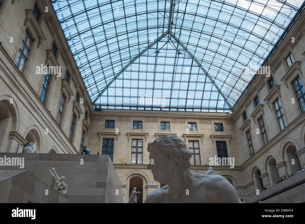 Richelieu wing of louvre musee hi-res stock photography and images - Alamy