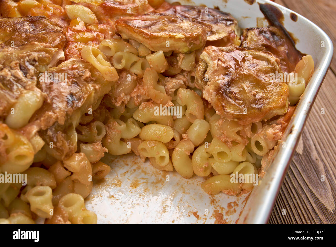 pasta Elbow macaroni bake with zucchini.macaroni gratin Stock Photo - Alamy