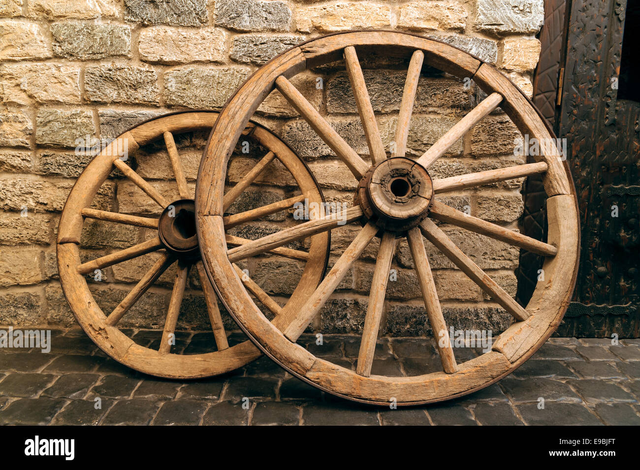Old timber wagon hi-res stock photography and images - Alamy