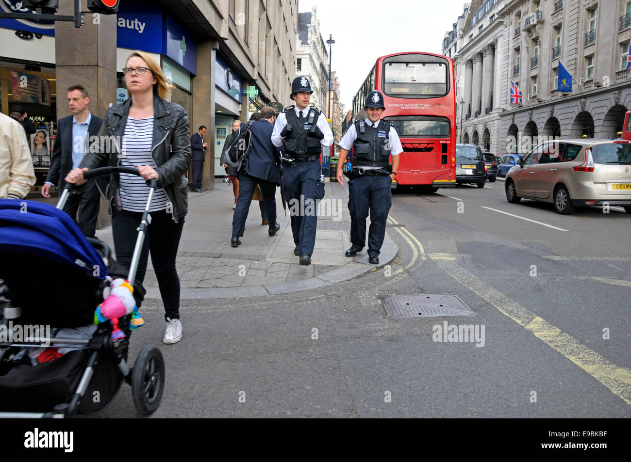 Police officers uk beat hi-res stock photography and images - Alamy