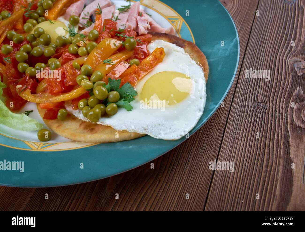 Huevos Motulenos - breakfast food in the town of Motul (Yucatán) dish ...