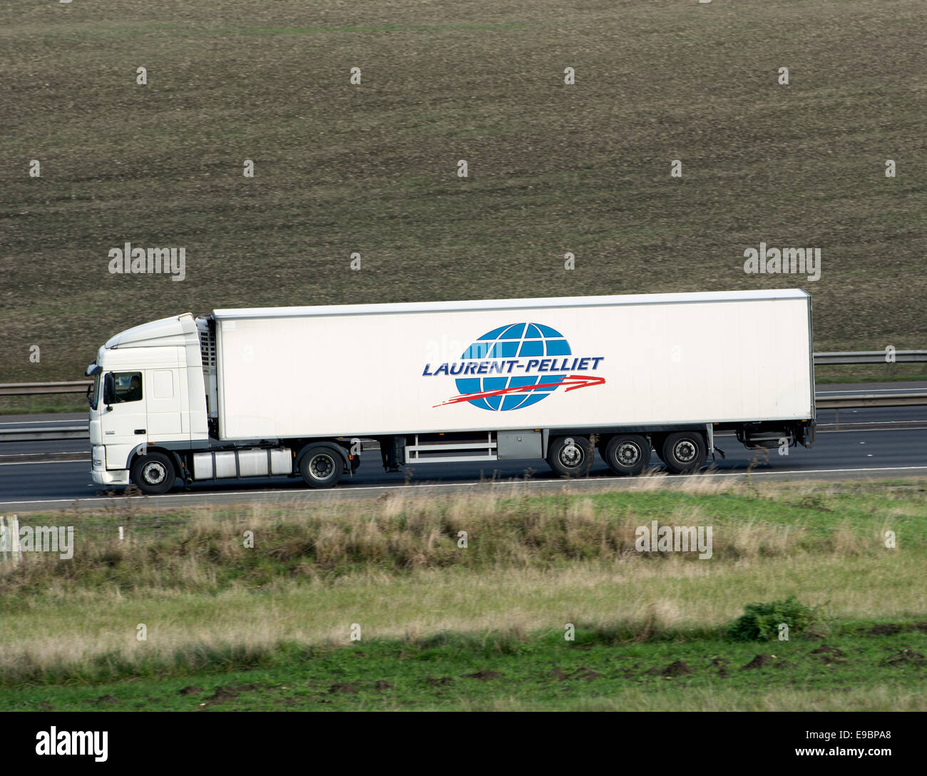 French lorry truck motorway uk hi-res stock photography and images - Alamy