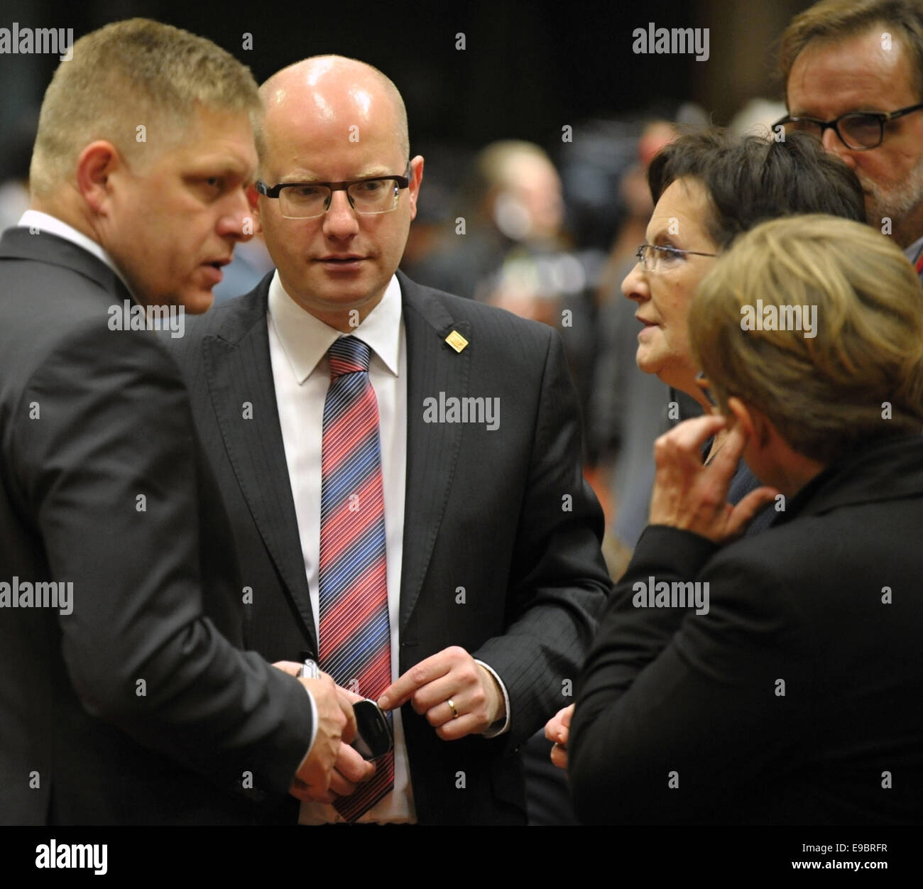 Brussels. Belgium. 24th Oct, 2014. Slovakian Prime Minister Robert Fico (left) is talking to ...