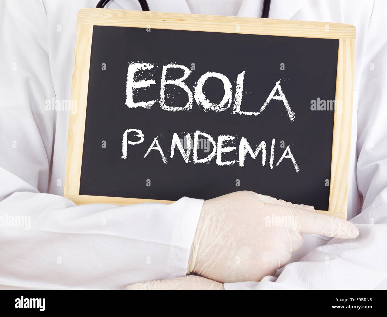 Doctor shows information: Ebola pandemia Stock Photo - Alamy