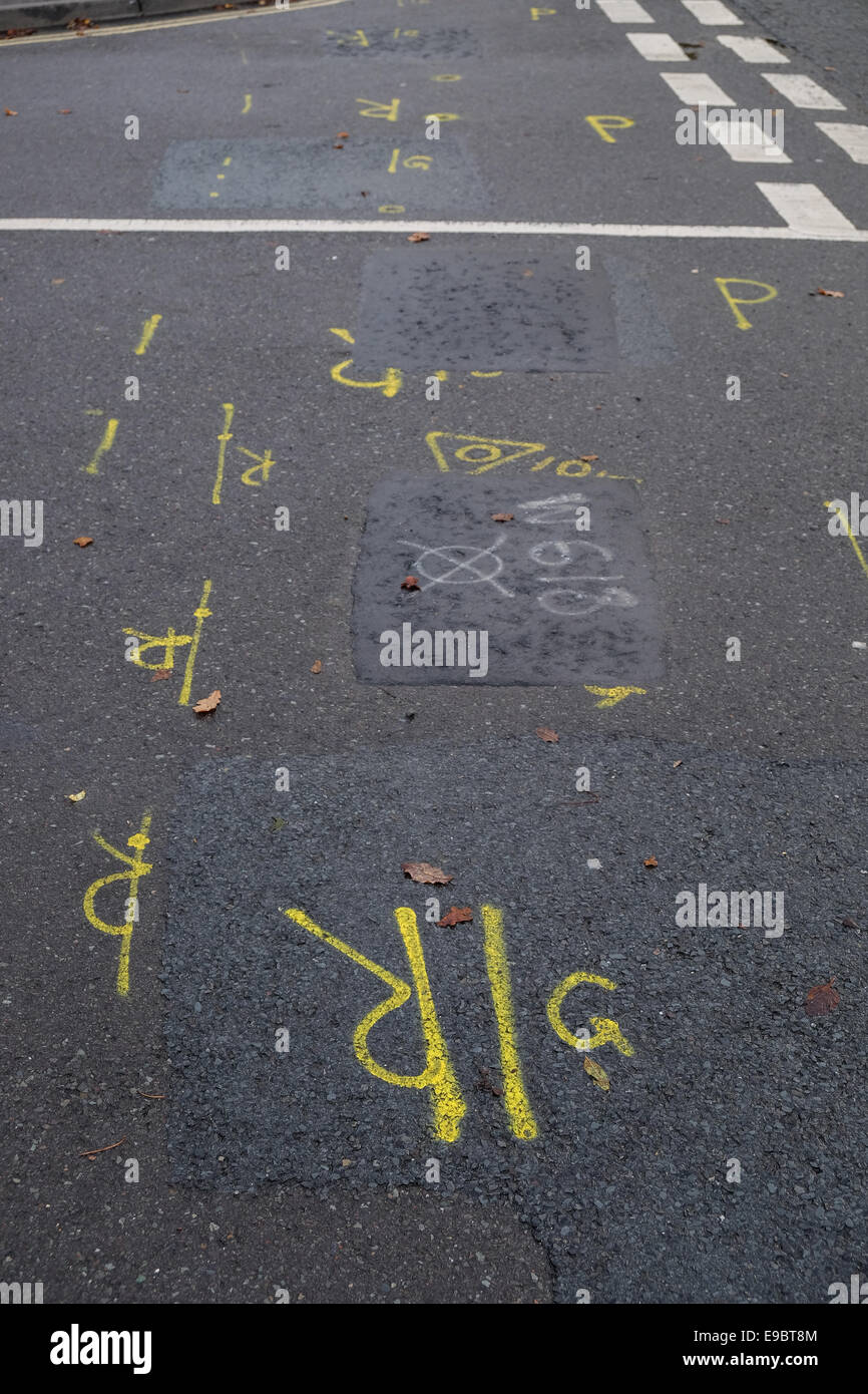 Pre markings on pavements and roads before works begin for service ...