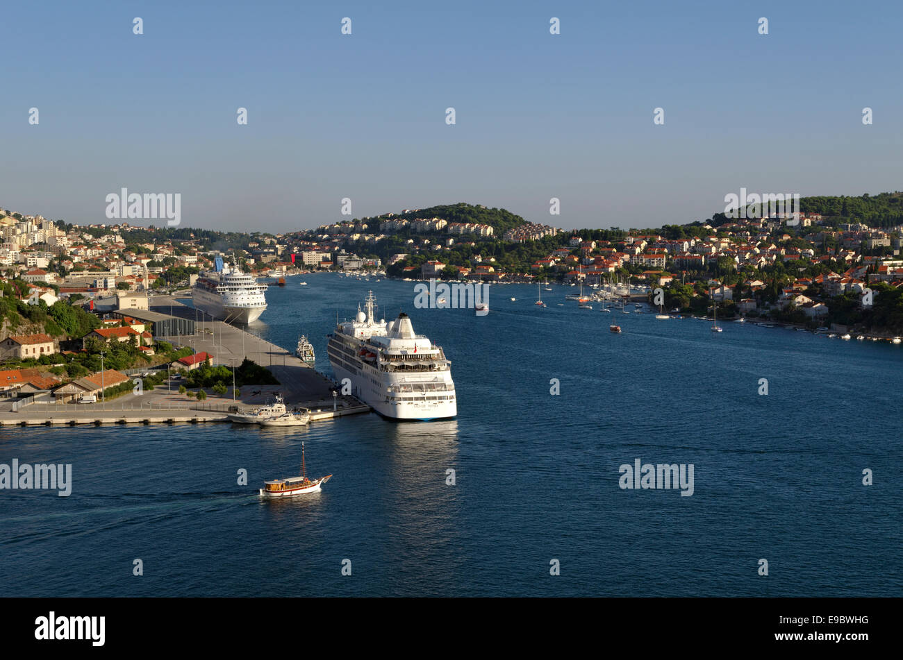 Cruise ships and Gruz harbour at Dubrovnik in Croatia Stock Photo - Alamy