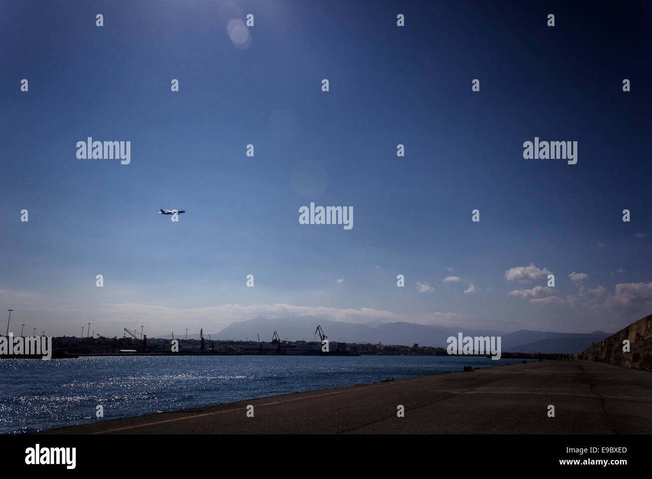 Sea port airplane hi-res stock photography and images - Alamy