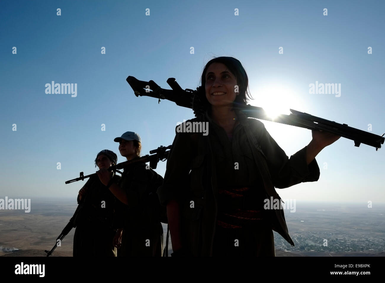 Kurdish pkk fighters hi-res stock photography and images - Alamy