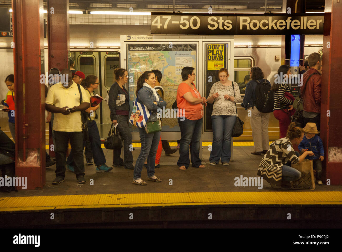 Subway platform at Rockefeller Center, NYC Stock Photo - Alamy