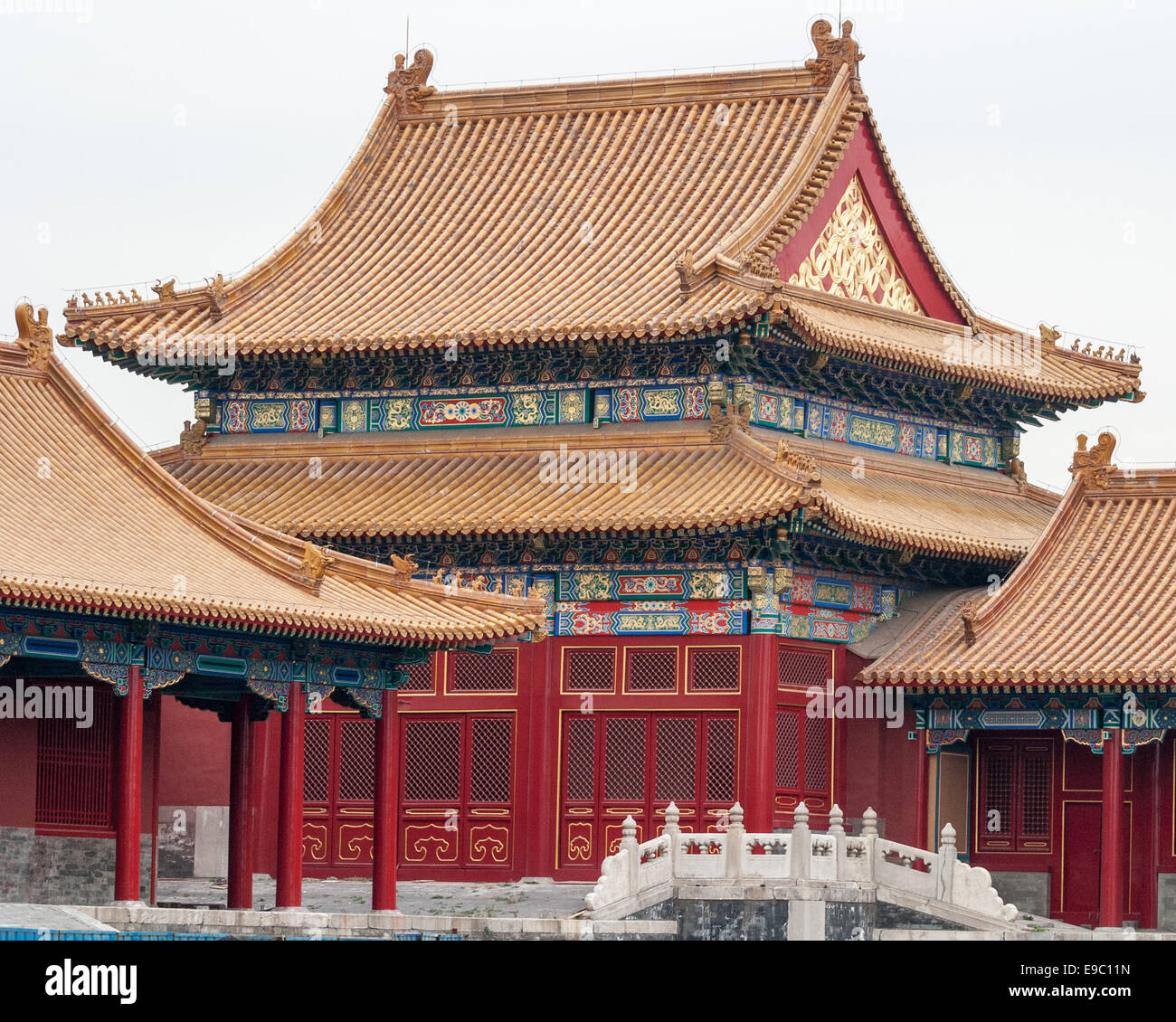 Traditional chinese palatial architecture hi-res stock photography and ...