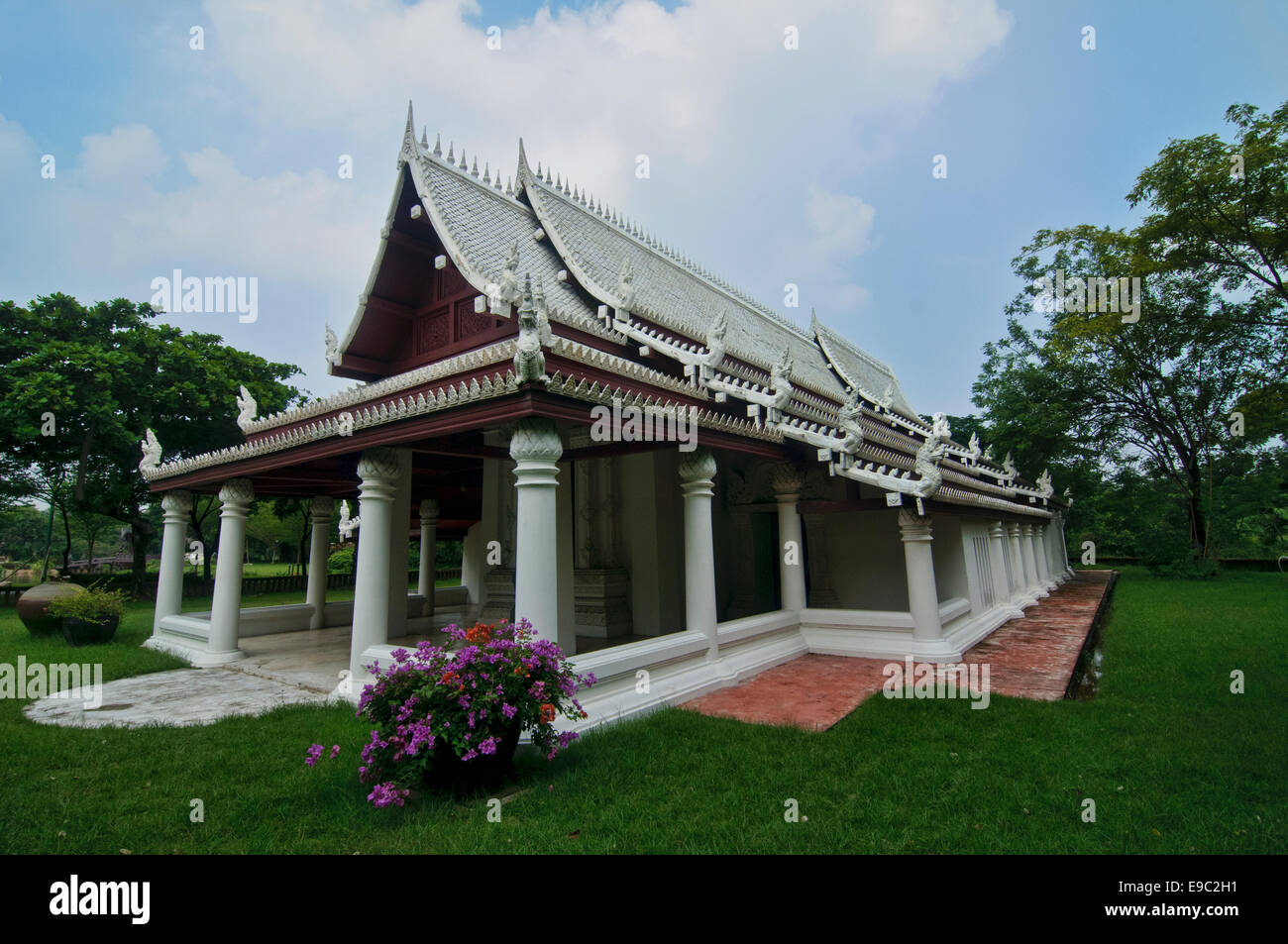 The Sukhothai Wihan The wihan is constructed based on the wihan at Wat ...