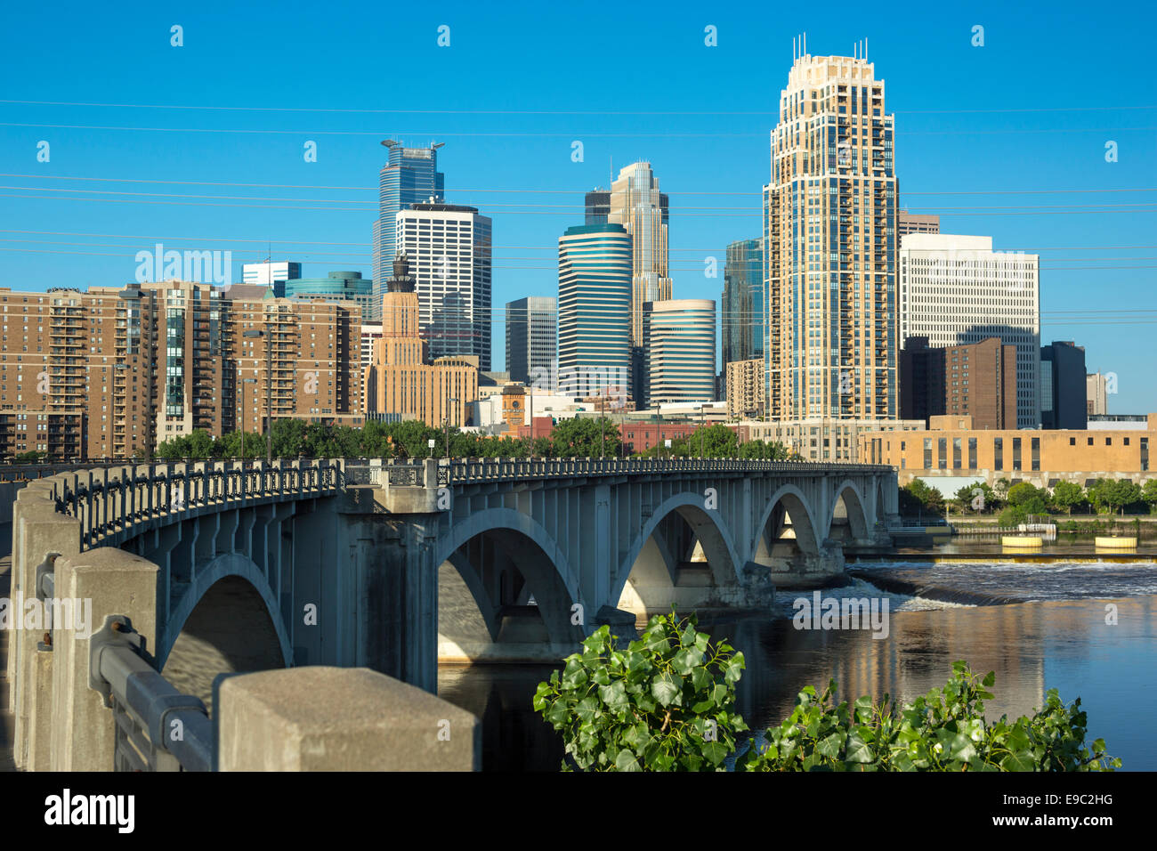 THIRD AVENUE BRIDGE DOWNTOWN SKYLINE MISSISSIPPI RIVER MINNEAPOLIS ...