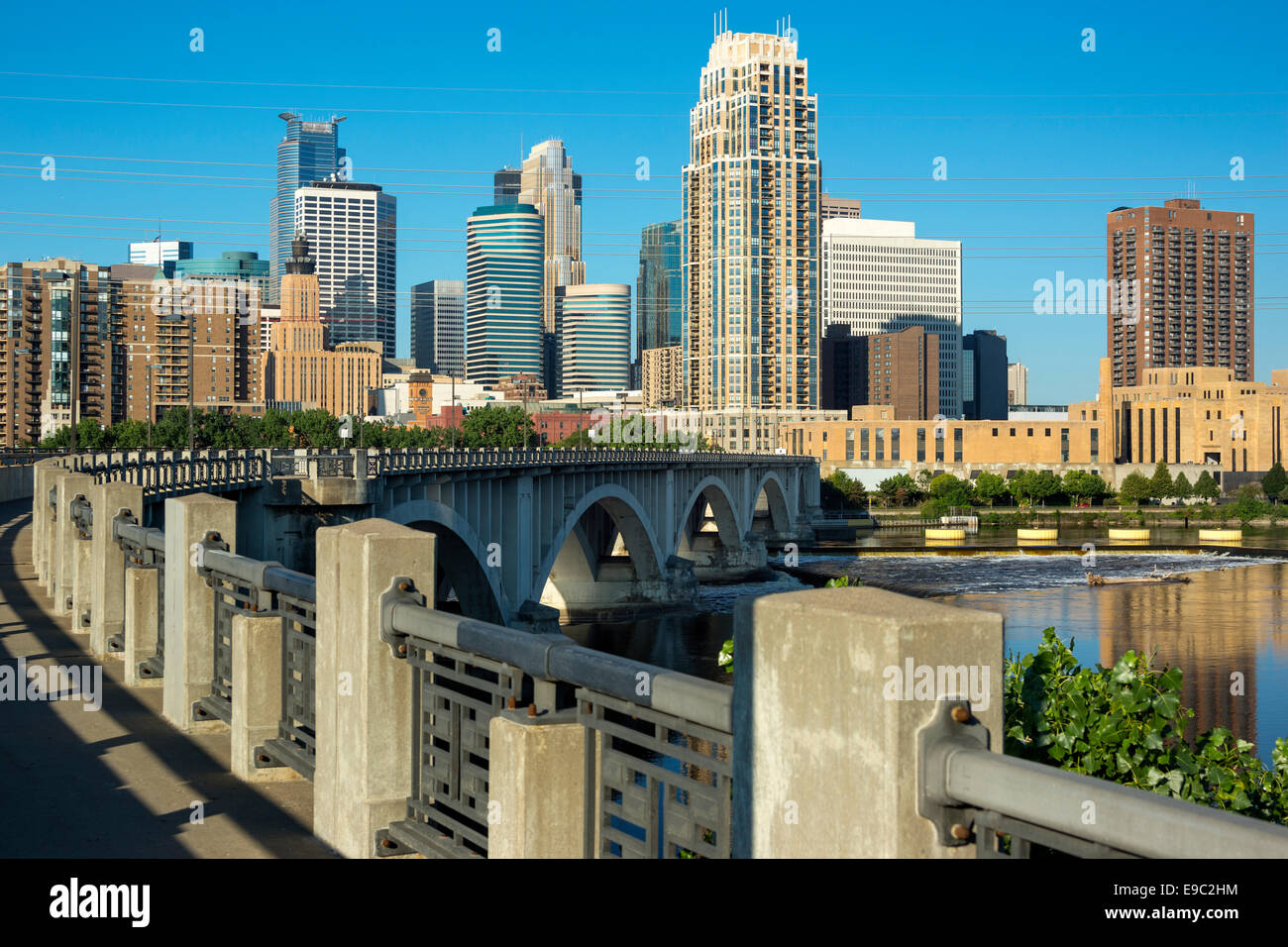 THIRD AVENUE BRIDGE DOWNTOWN SKYLINE MISSISSIPPI RIVER MINNEAPOLIS ...