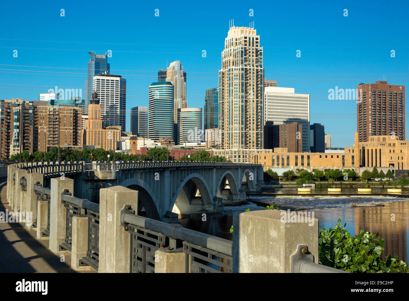 THIRD AVENUE BRIDGE DOWNTOWN SKYLINE MISSISSIPPI RIVER MINNEAPOLIS ...