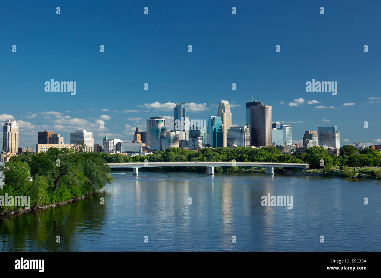 DOWNTOWN SKYLINE MISSISSIPPI RIVER MINNEAPOLIS MINNESOTA USA Stock ...